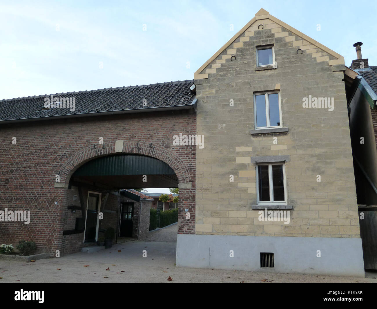 Dieses Bild zeigt das Gebäude am Banholt Bredeweg 7 und seine ...