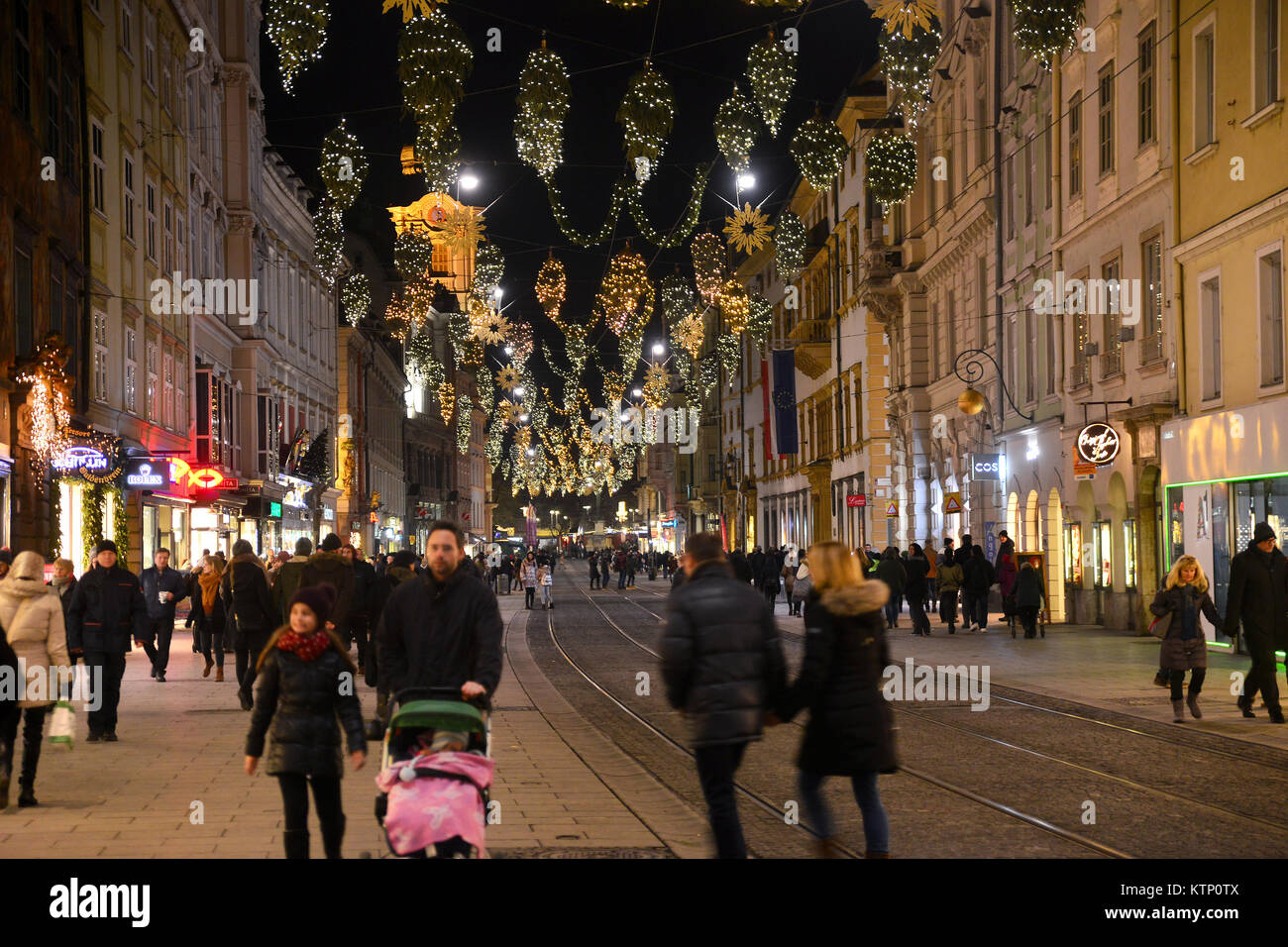 Graz at night -Fotos und -Bildmaterial in hoher Auflösung - Seite 3 - Alamy