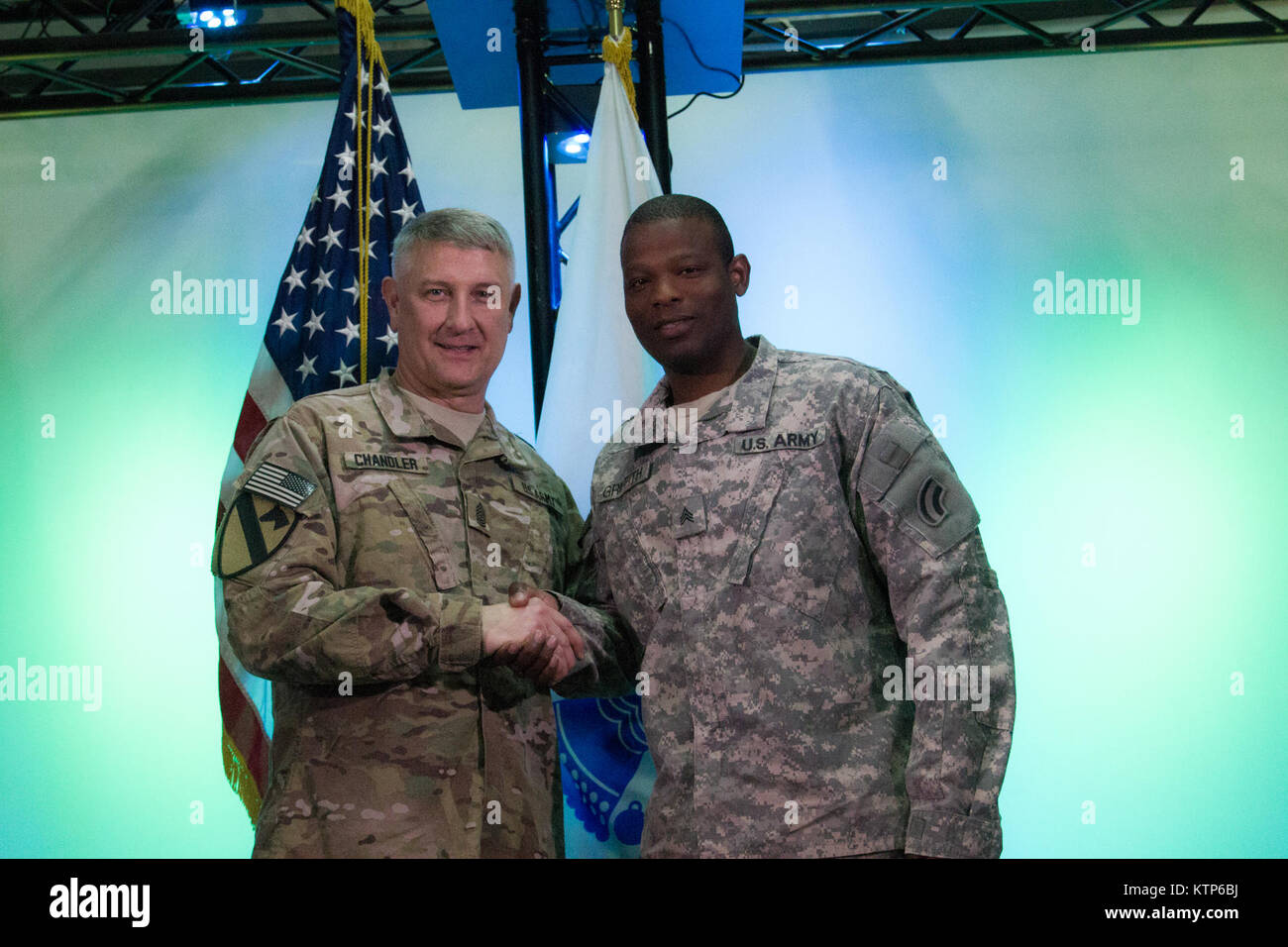 Command Sgt. Große Raymond F. Krämer III, der Sergeant Major der Armee ...