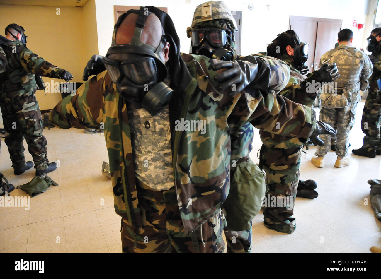 Radiologischer anzug -Fotos und -Bildmaterial in hoher Auflösung – Alamy