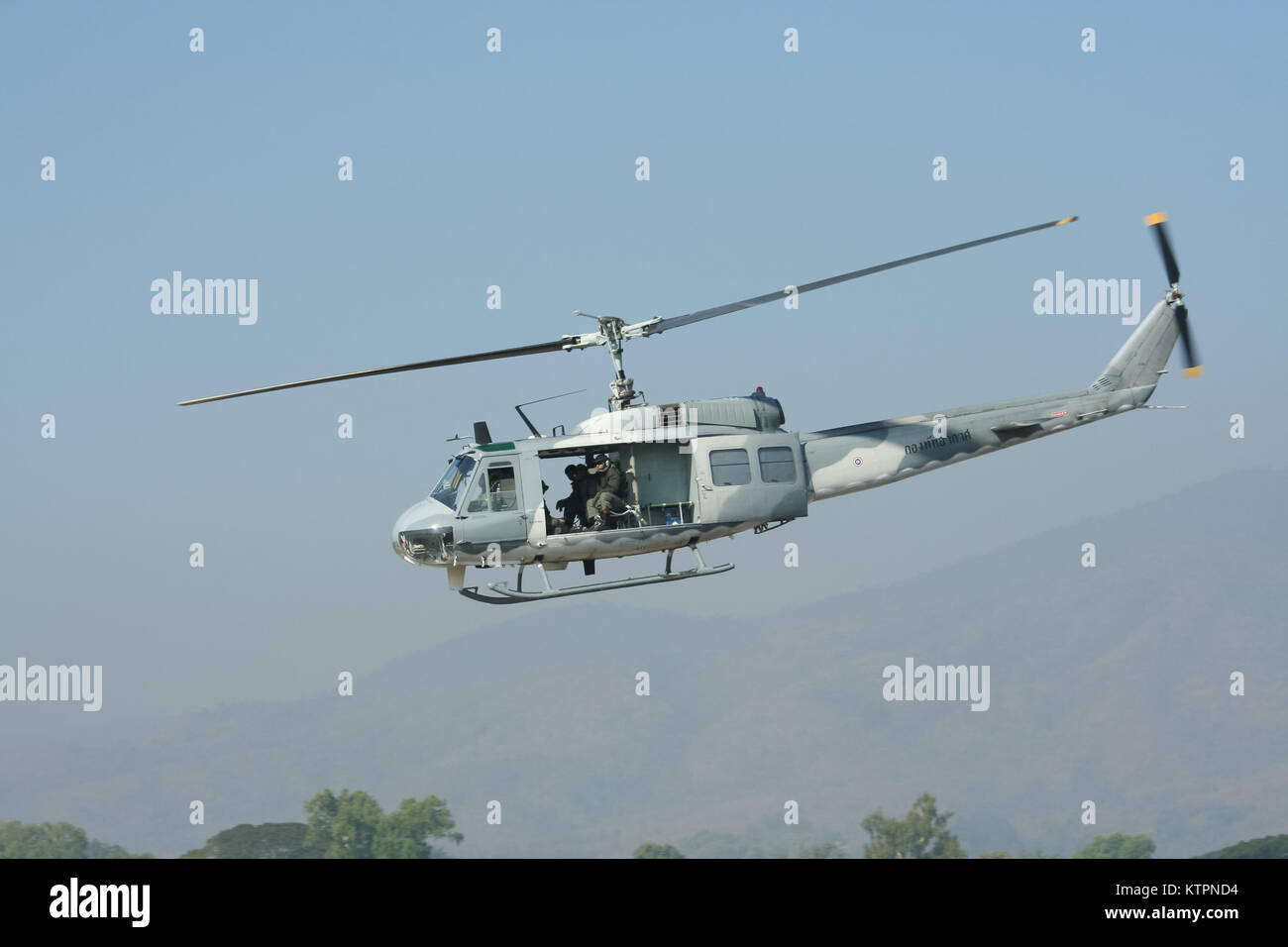 Bell 205 helicopter -Fotos und -Bildmaterial in hoher Auflösung – Alamy