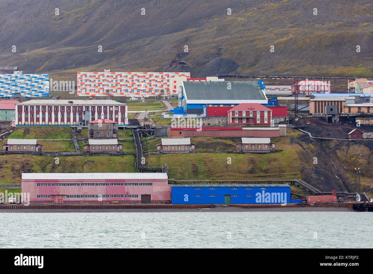 Barentsburg russian settlement svalbard spitsbergen -Fotos und ...