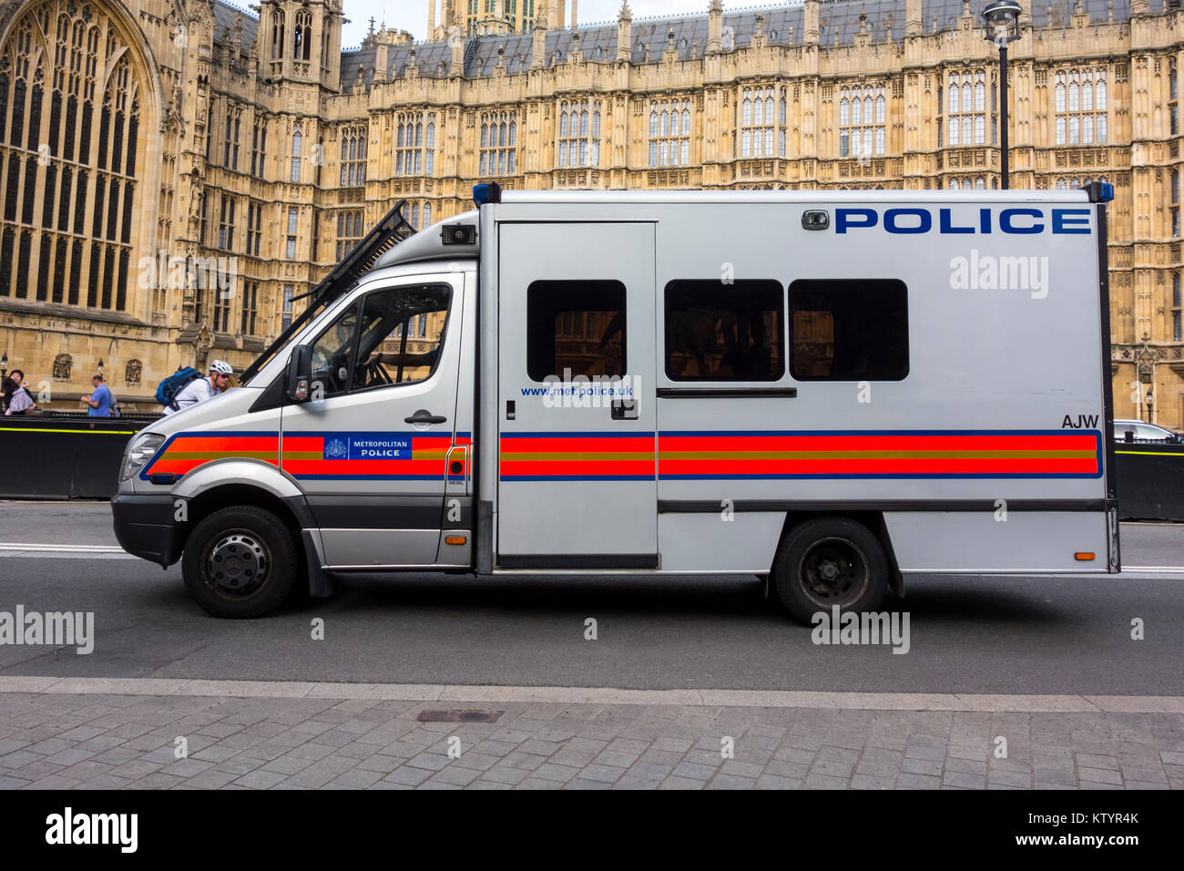 Police Riot Van Stockfotos & Police Riot Van Bilder - Alamy