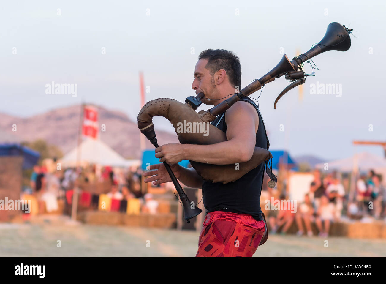 Mittelalter instrumente -Fotos und -Bildmaterial in hoher Auflösung – Alamy
