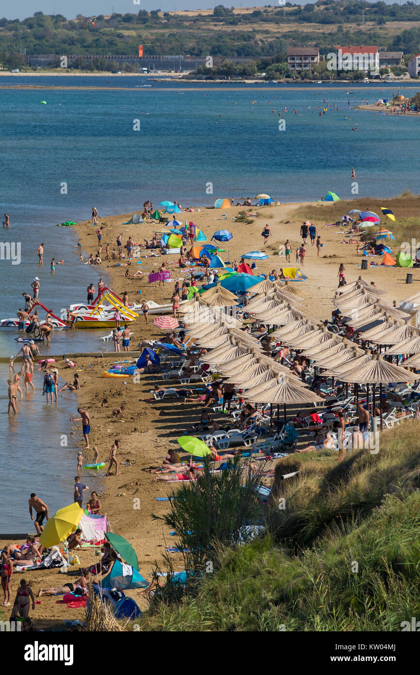 NIN, KROATIEN, 26. AUGUST 2017: Strand Sommer - Queens Strand in Nin ...