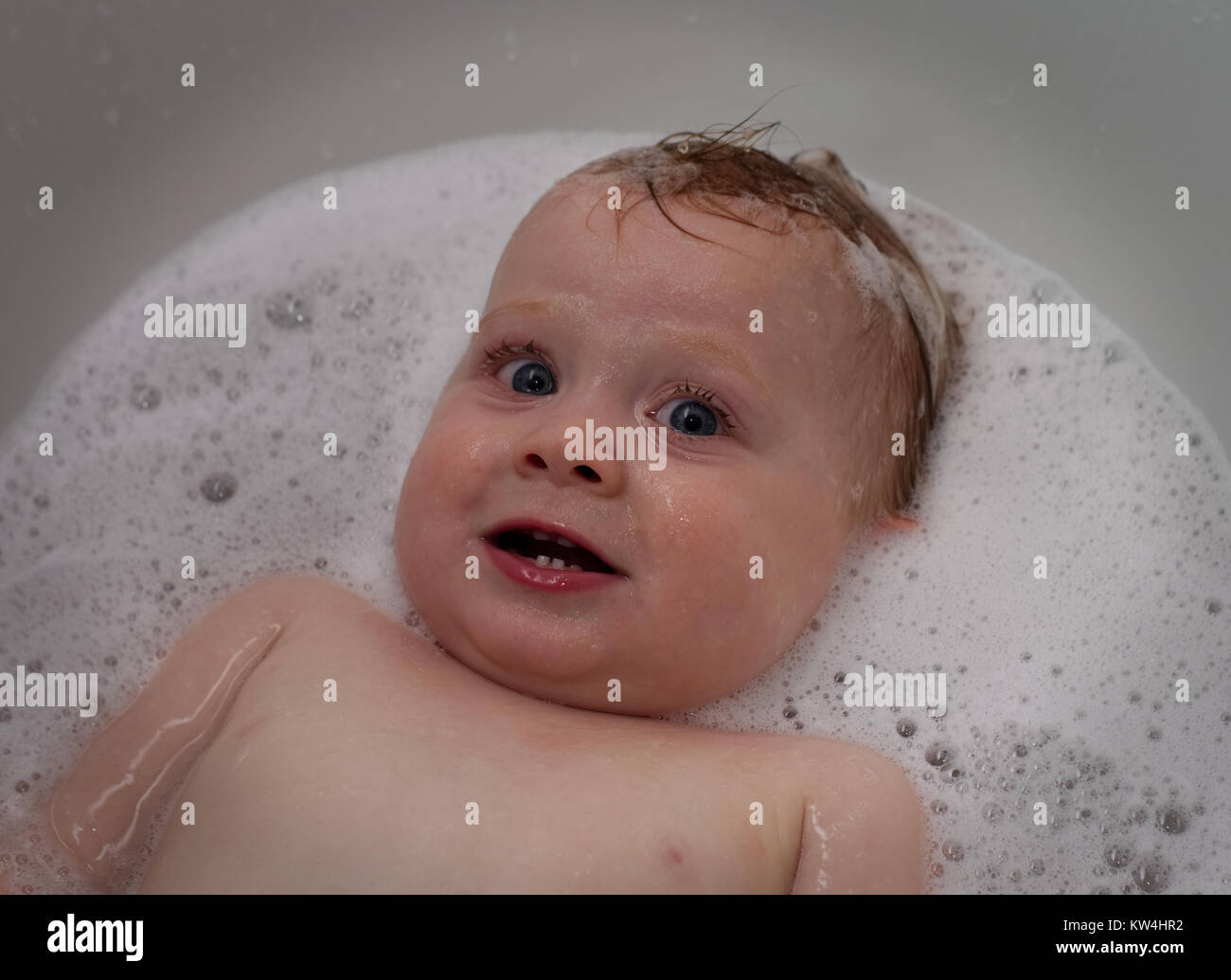 Mund mit seife waschen -Fotos und -Bildmaterial in hoher Auflösung – Alamy