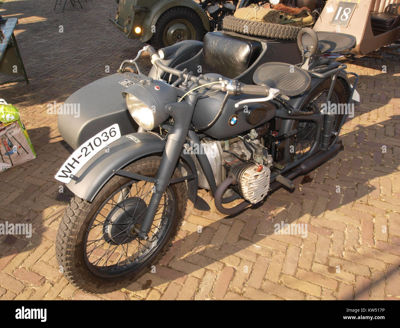 Das Bild zeigt ein BMW-Fahrzeug, das während des Zweiten Weltkriegs von ...