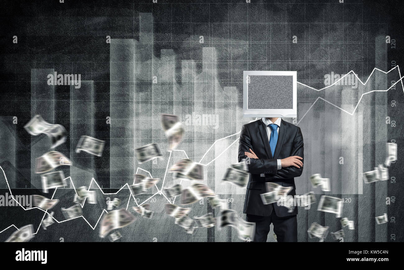 Geschäftsmann in Anzug mit Monitor anstelle von Kopf verschränkten ...