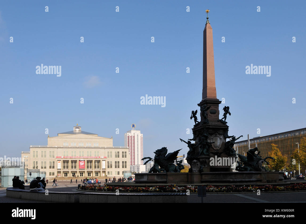 Leipzig augustusplatz opernhaus -Fotos und -Bildmaterial in hoher ...