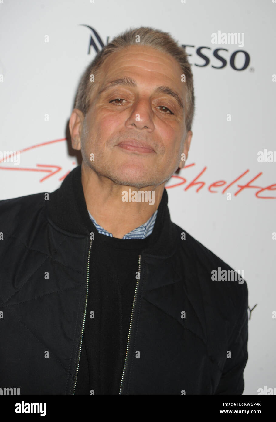 NEW YORK, NY - 22. Januar: Tony Danza nimmt am Straßenrand Attraktionen ...