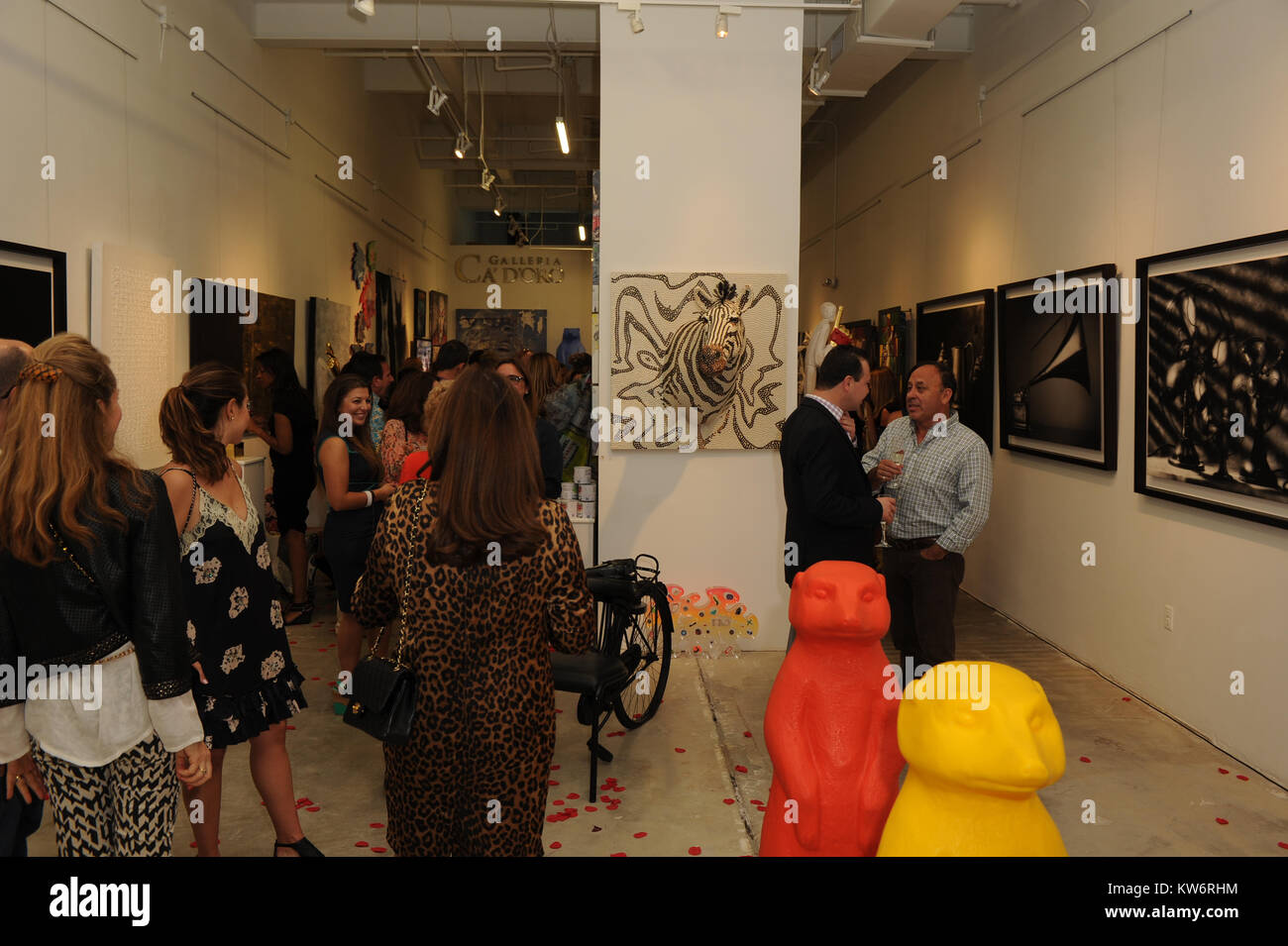 MIAMI, FL - 16. Mai: Künstler Ludmilla Radchenko und kuratierte Gloria ...