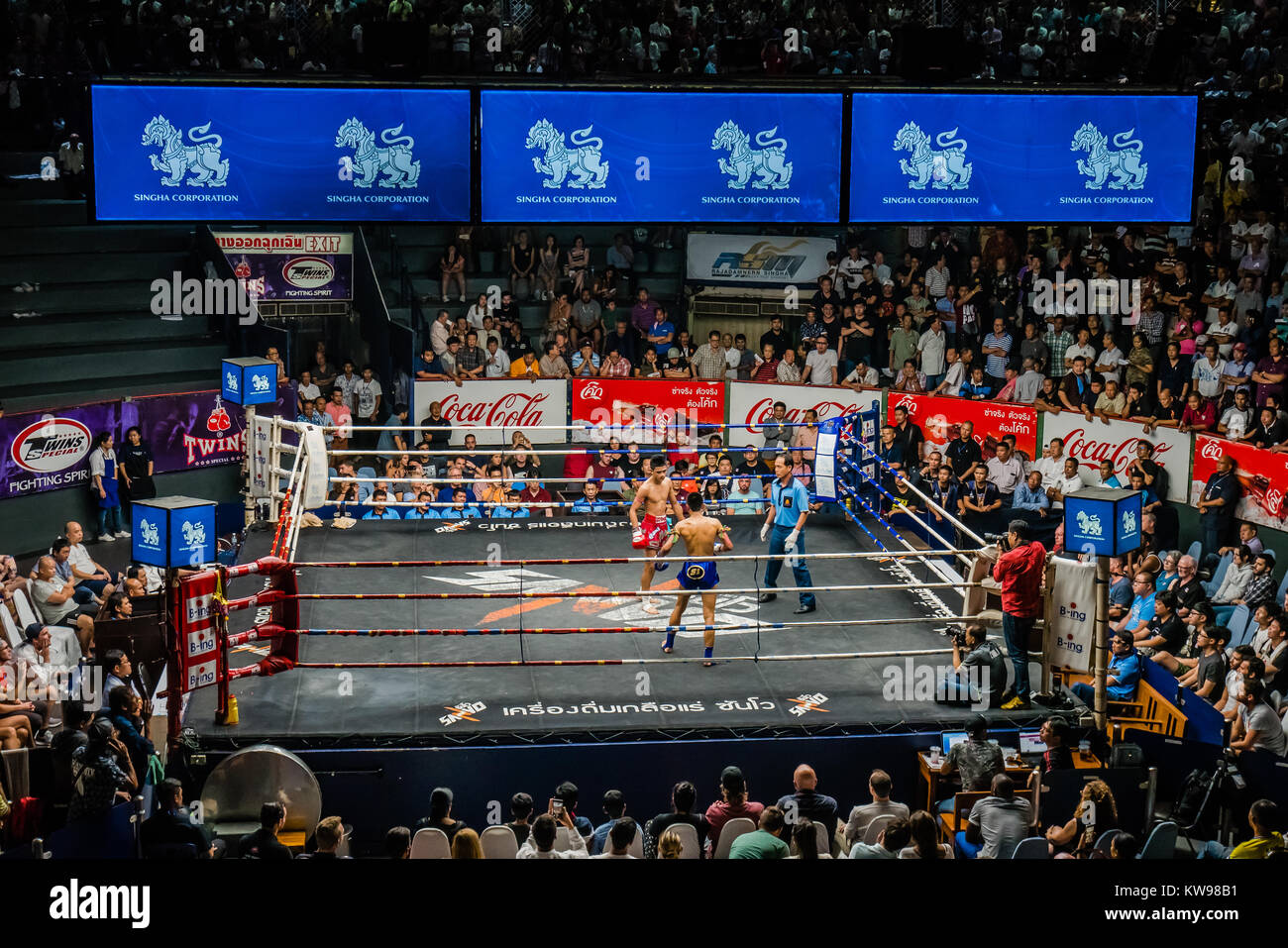 Rajadamnern Stadion Ist Eine Muay Thai Boxing Stadium In Bangkok