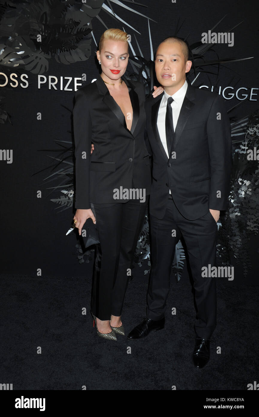 NEW YORK, NEW YORK - November 20: Margot Robbie, Jason Wu nimmt an der ...