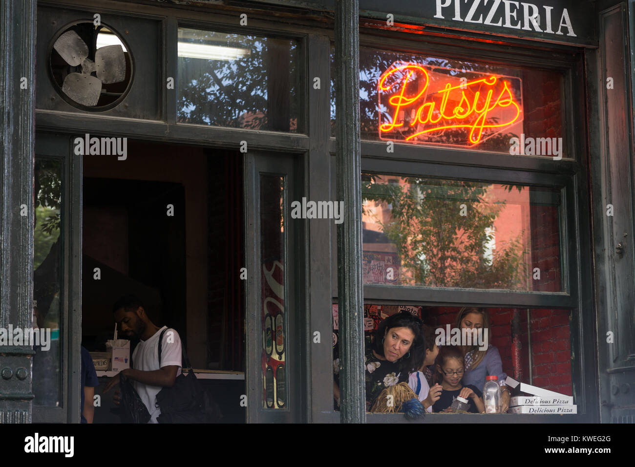 Patsys pizza -Fotos und -Bildmaterial in hoher Auflösung – Alamy