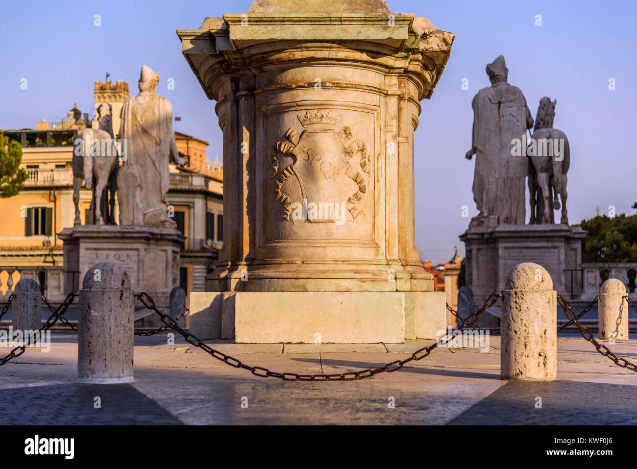 Basis der Reiterstatue des Marcus Aurelius mit Dioscuri (Söhne des Zeus ...