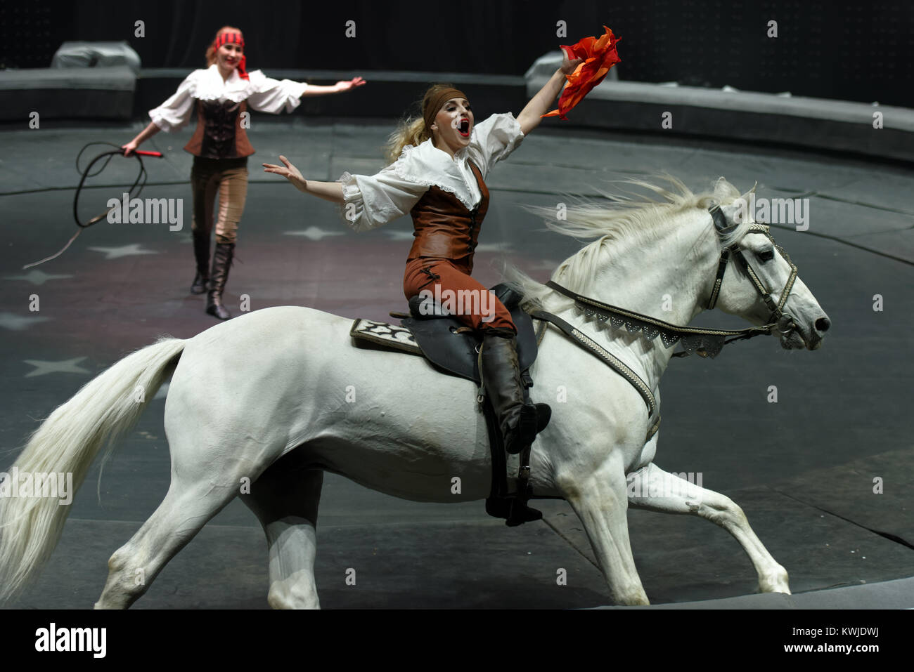 Horse circus rider -Fotos und -Bildmaterial in hoher Auflösung – Alamy