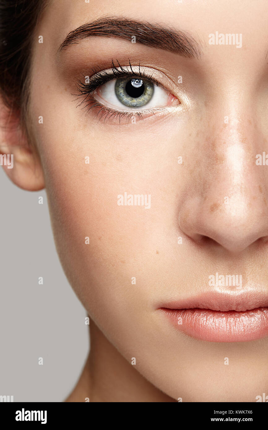 Halb mensch -Fotos und -Bildmaterial in hoher Auflösung – Alamy