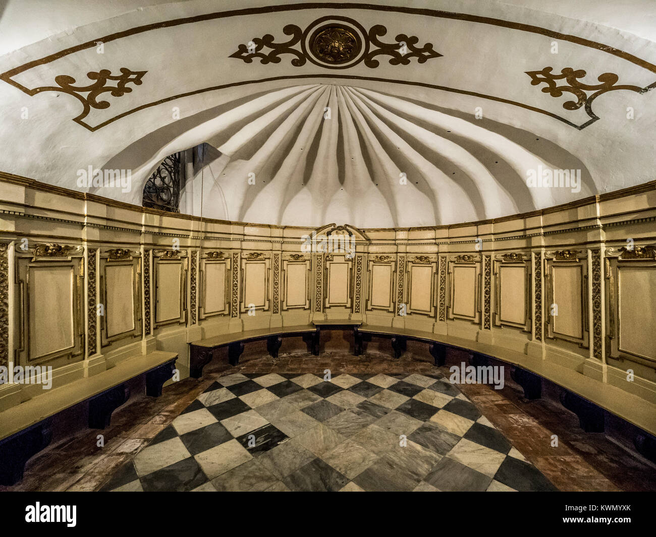 La Cripta. Die Krypta unter dem Dom. Die monumentalen Komplex des hl ...