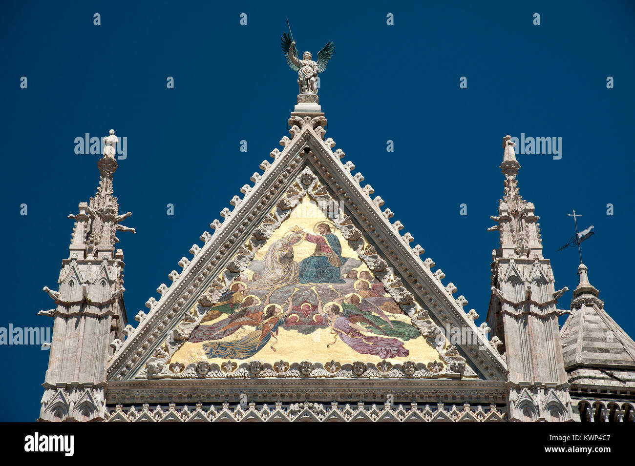 Italienische gotische Fassade von Giovanni Pisano aus dem XIII Jahrhundert Romanischer und ...