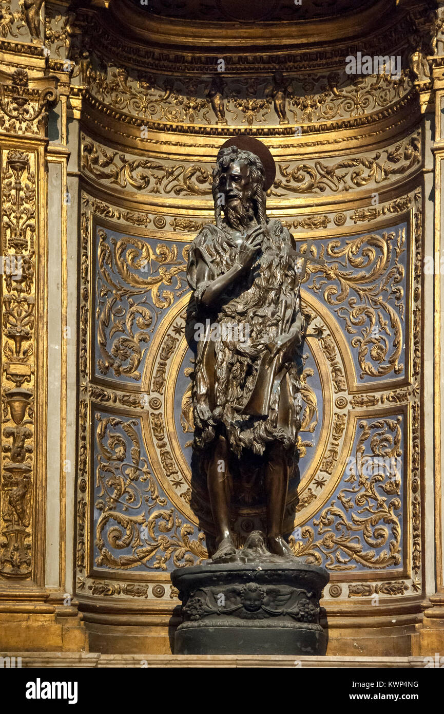 Der hl. Johannes der Täufer Statue von Donatello in der Cappella di San Giovanni Battista ...