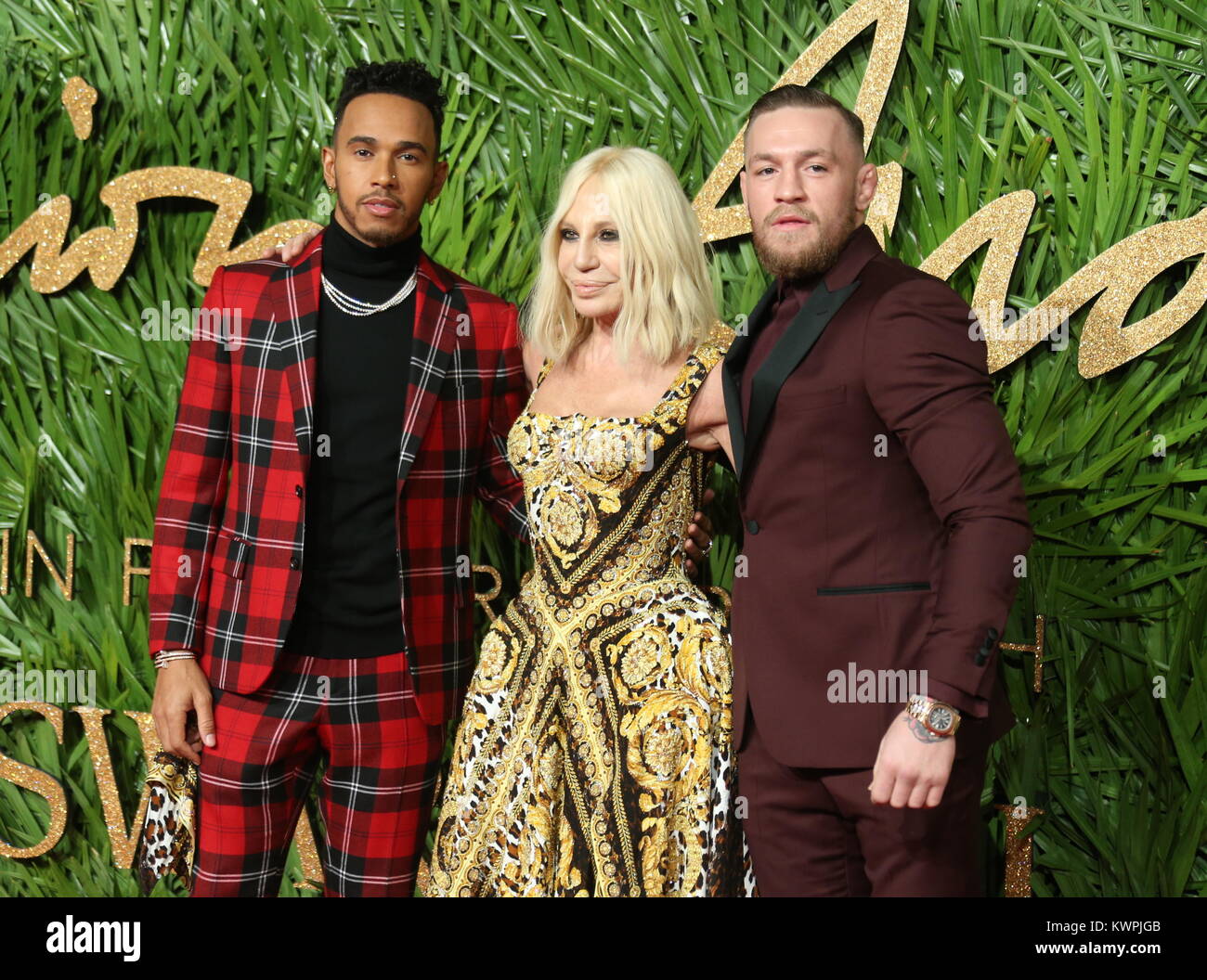 Donatella versace und lewis hamilton -Fotos und -Bildmaterial in hoher ...