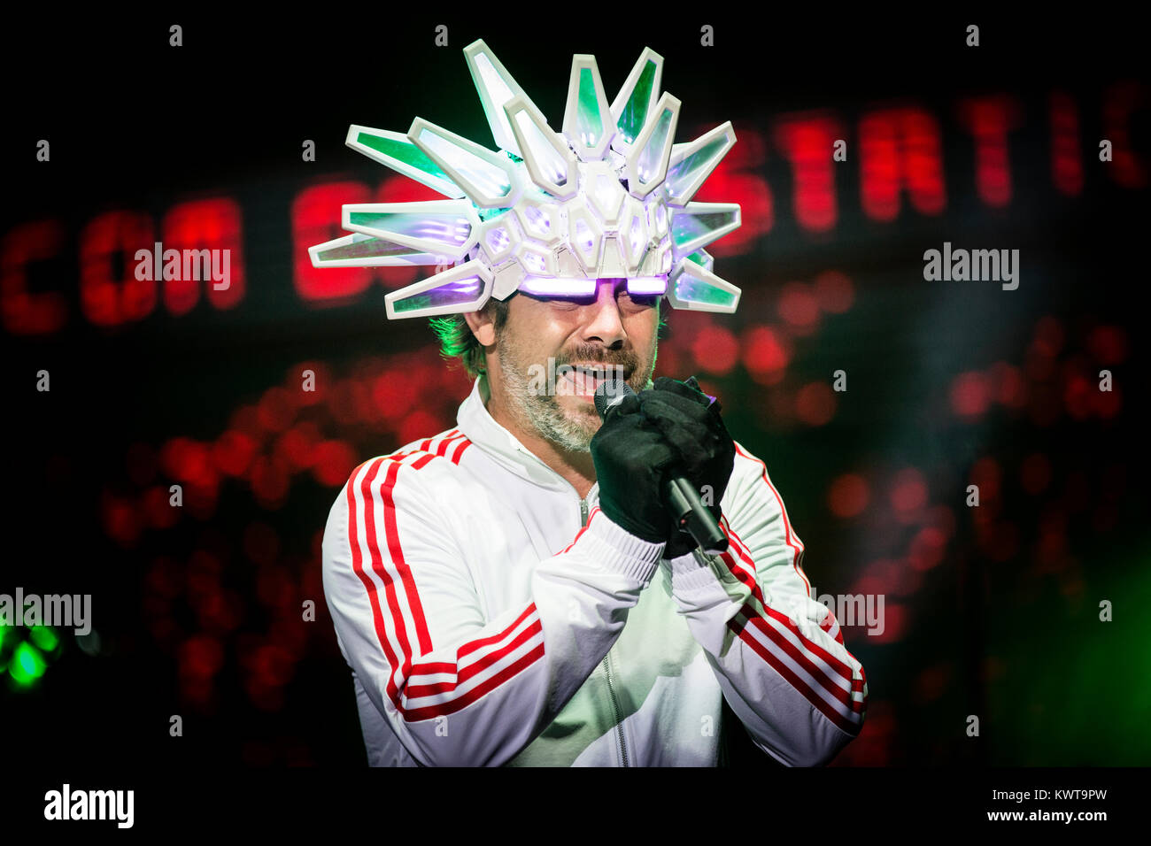 Singer jason kay british band -Fotos und -Bildmaterial in hoher ...