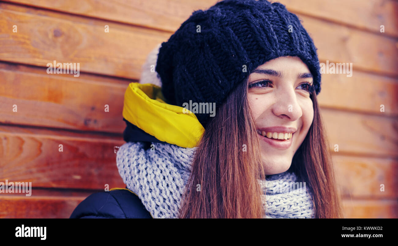 Weibliches wintermodell -Fotos und -Bildmaterial in hoher Auflösung ...