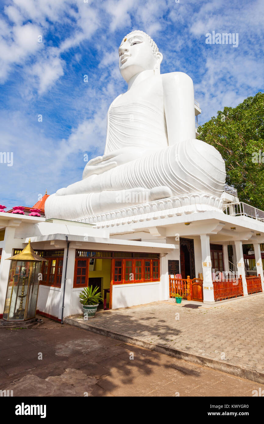 Bahirawa Kanda oder Bahirawakanda Vihara Buddha Statue in Kandy, Sri ...