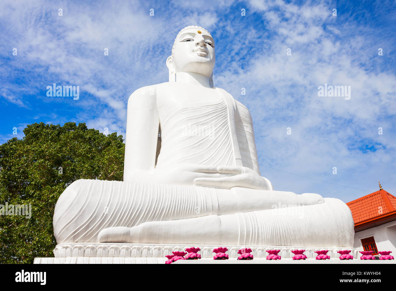 Bahirawa Kanda oder Bahirawakanda Vihara Buddha Statue in Kandy, Sri ...