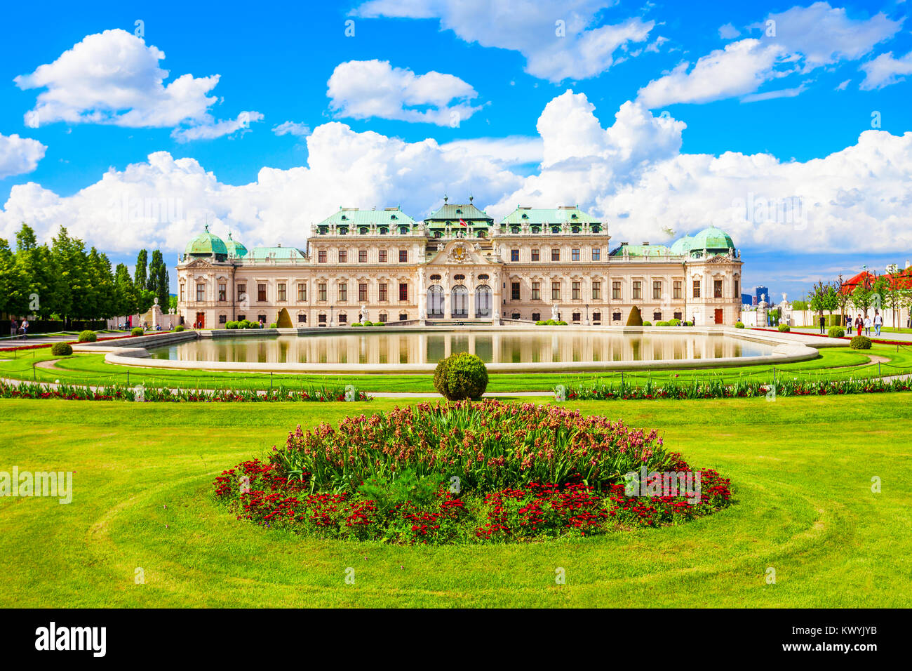 Das Schloss Belvedere ist ein historischer Gebäudekomplex in Wien ...
