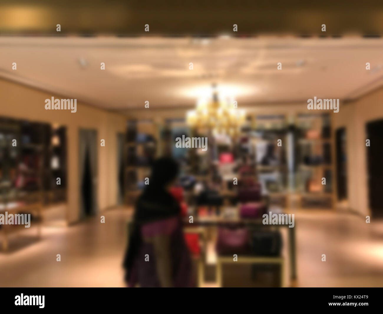 Fotos showcase Store mit blur Effekt bokeh Stockfotografie - Alamy