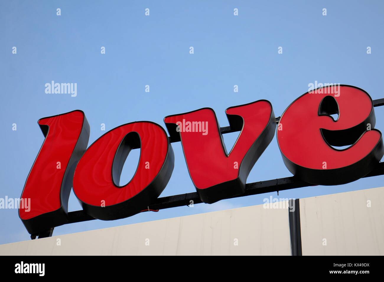 Rotes liebeszeichen -Fotos und -Bildmaterial in hoher Auflösung – Alamy
