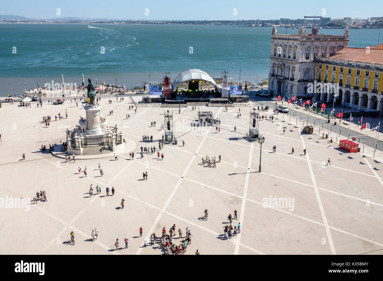 Lisbon commerce square aerial view -Fotos und -Bildmaterial in hoher ...