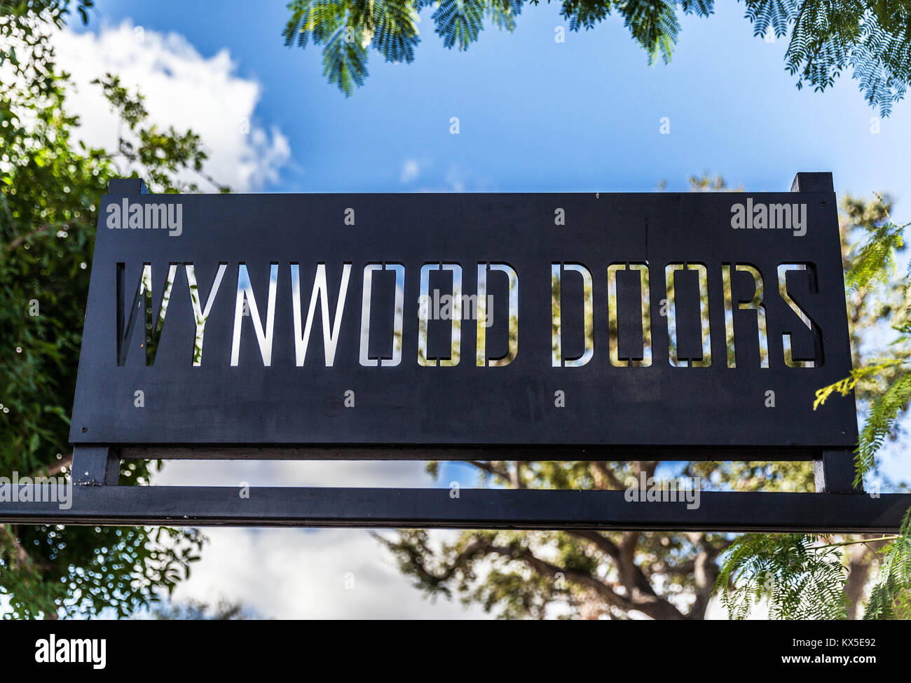 Letrero metalico -Fotos und -Bildmaterial in hoher Auflösung – Alamy