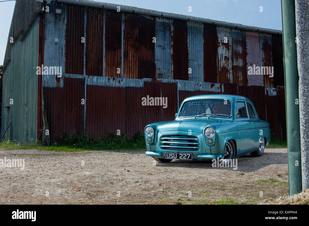 Ford 100 e Pop oder Populär, 1960s Classic Car auf Basis Hotrod ...