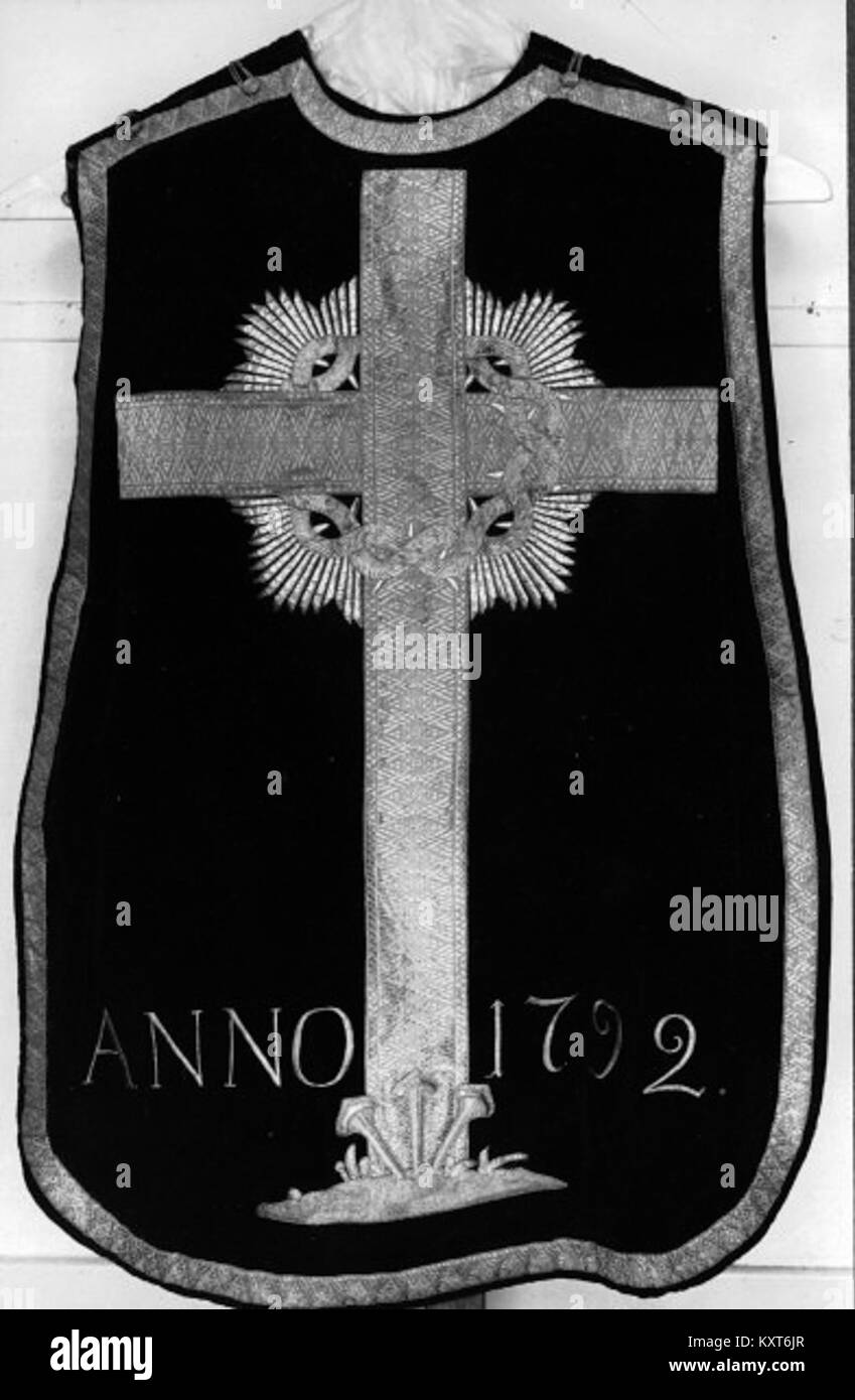 Dieses Bild zeigt die alte Kirche enger, die im Archiv des KMB erfasst ...