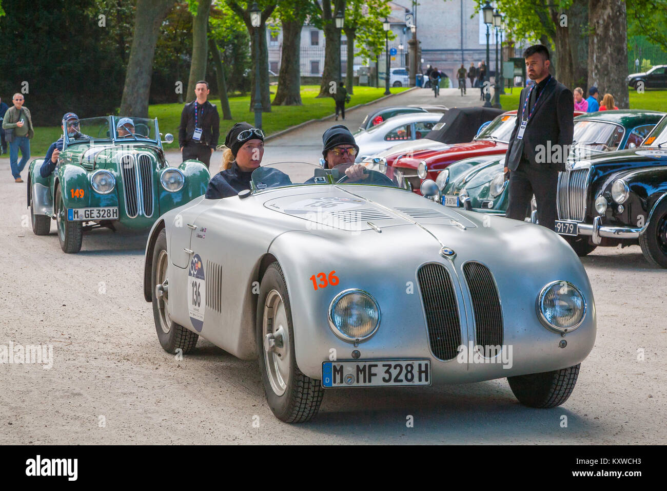 Bmw 328 rennwagen -Fotos und -Bildmaterial in hoher Auflösung – Alamy