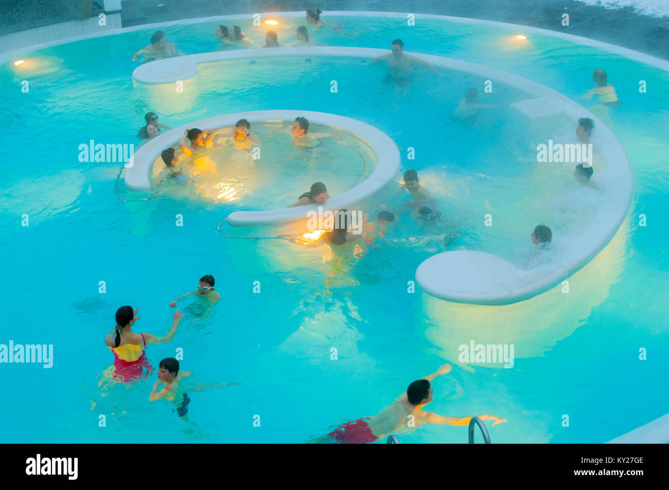 Schweiz, Engadin Bad Scuol, Thermalbad Bogn Engiadina Stockfotografie ...