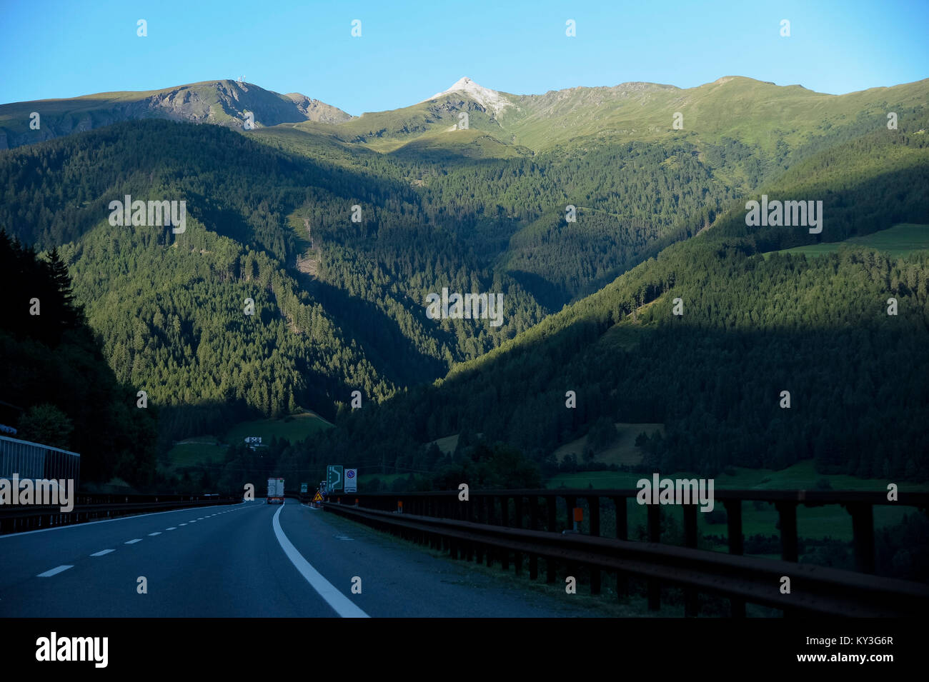 Autostrada del brennero a22 -Fotos und -Bildmaterial in hoher Auflösung ...
