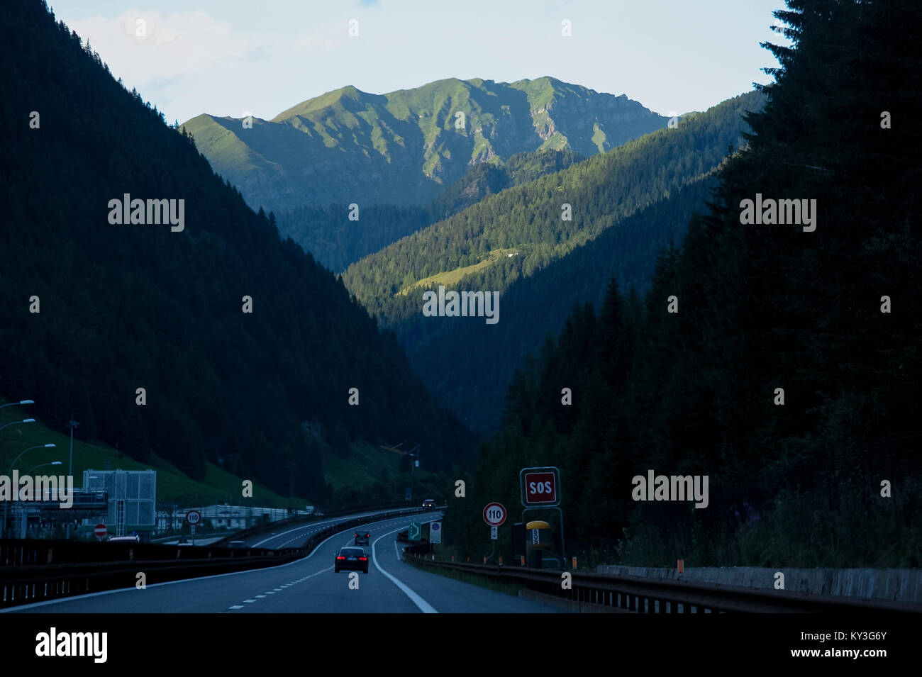 Autostrada del brennero a22 -Fotos und -Bildmaterial in hoher Auflösung ...