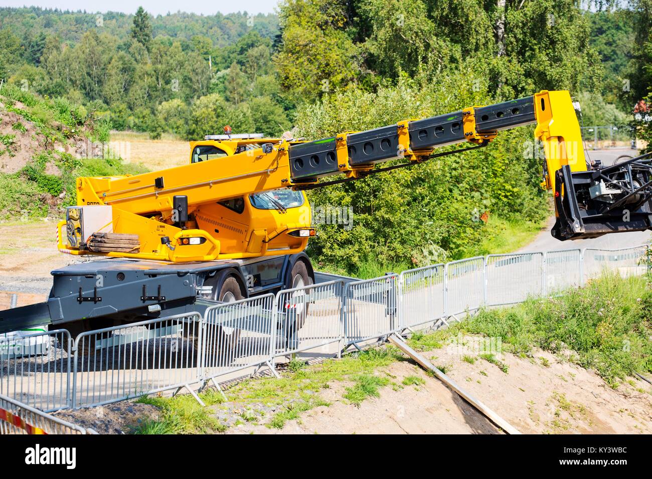 Crane machine -Fotos und -Bildmaterial in hoher Auflösung – Alamy