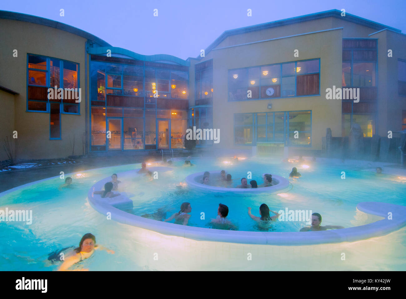 Schweiz, Engadin Bad Scuol, Thermalbad Bogn Engiadina Stockfotografie ...