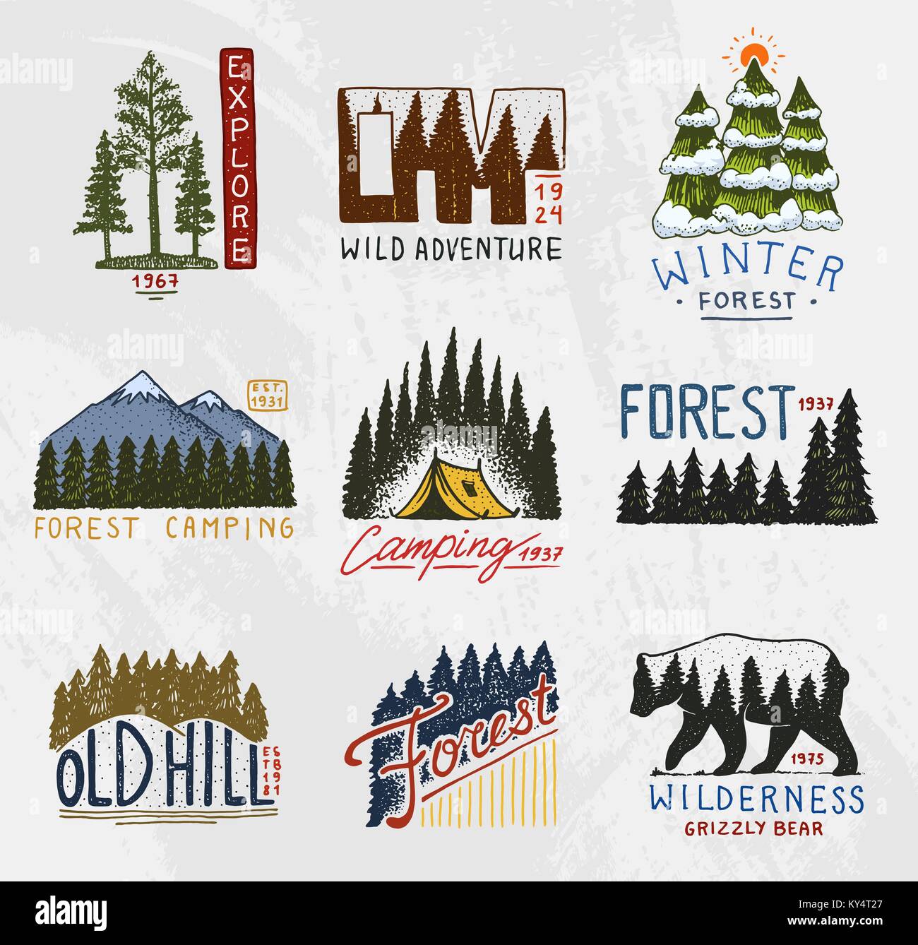 Camp Logo, Berge Nadelwald und Holz- Abzeichen. graviert Hand in alten ...