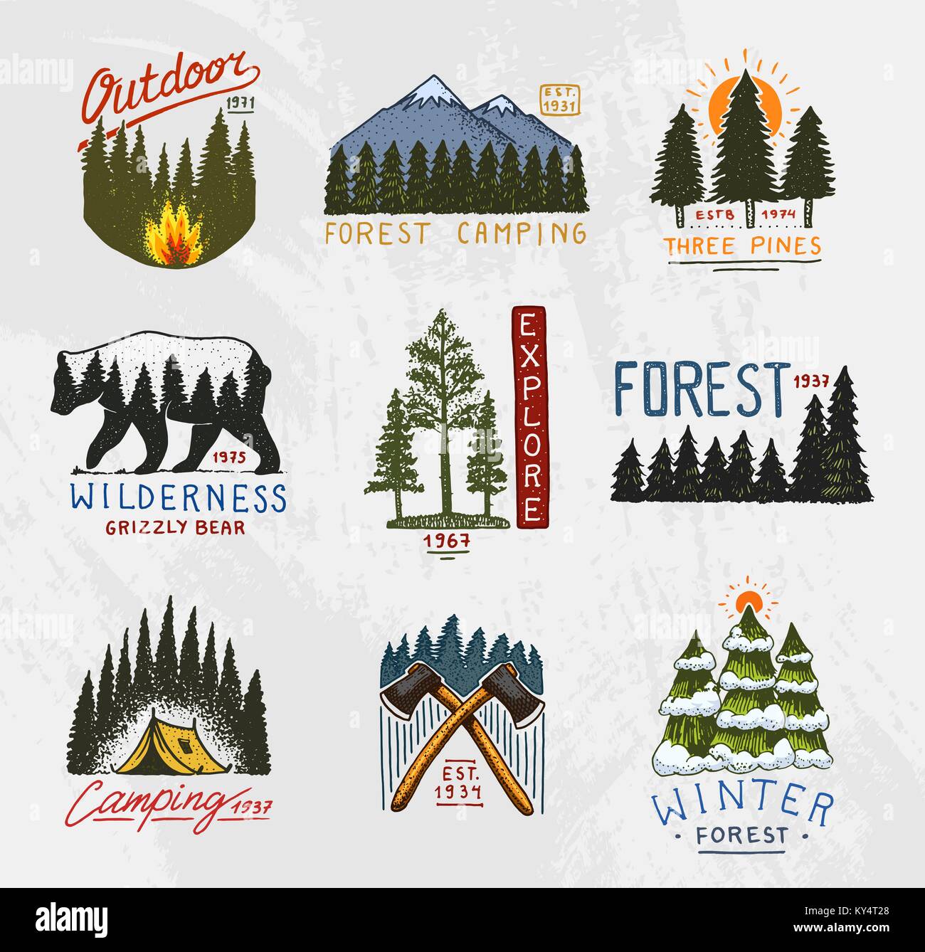 Camp Logo, Berge Nadelwald und Holz- Abzeichen. graviert Hand in alten ...