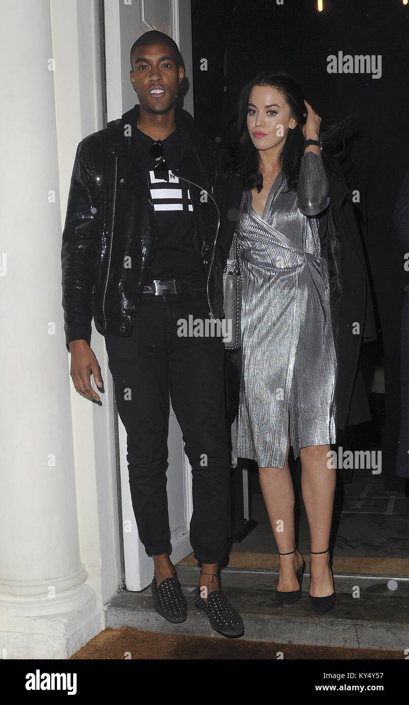 Stefan Pierre Tomlin geht mit seiner Freundin Gemma Fowler auf Skizze ...