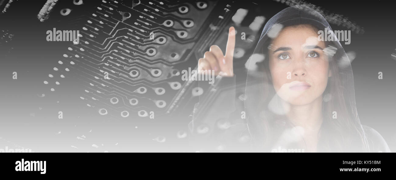 Das zusammengesetzte Bild des weiblichen Hacker mit digitalen Bildschirm Stockfotografie - Alamy