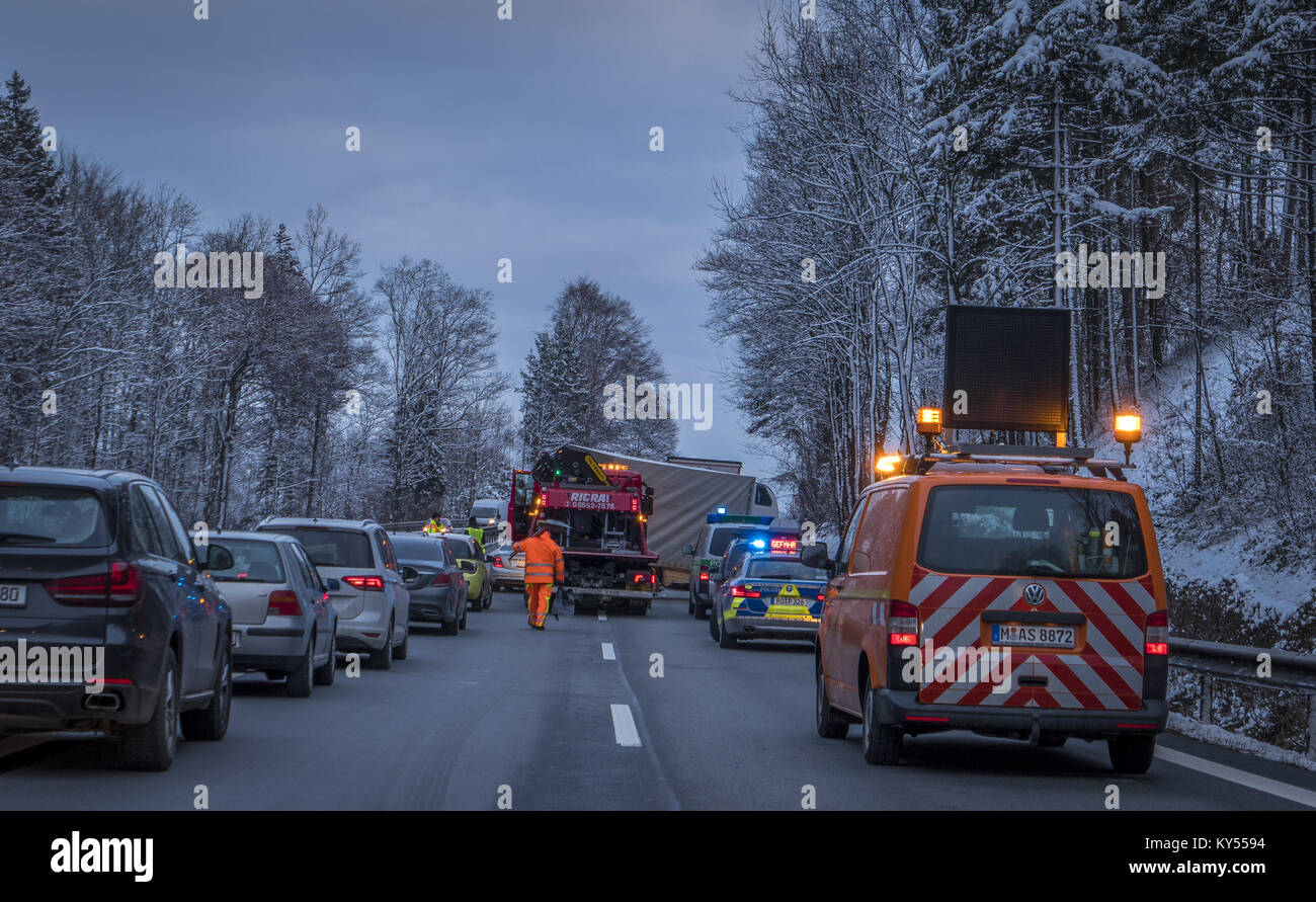 Unfall auf der Autobahn A8 München-Salzburg Stockfotografie - Alamy