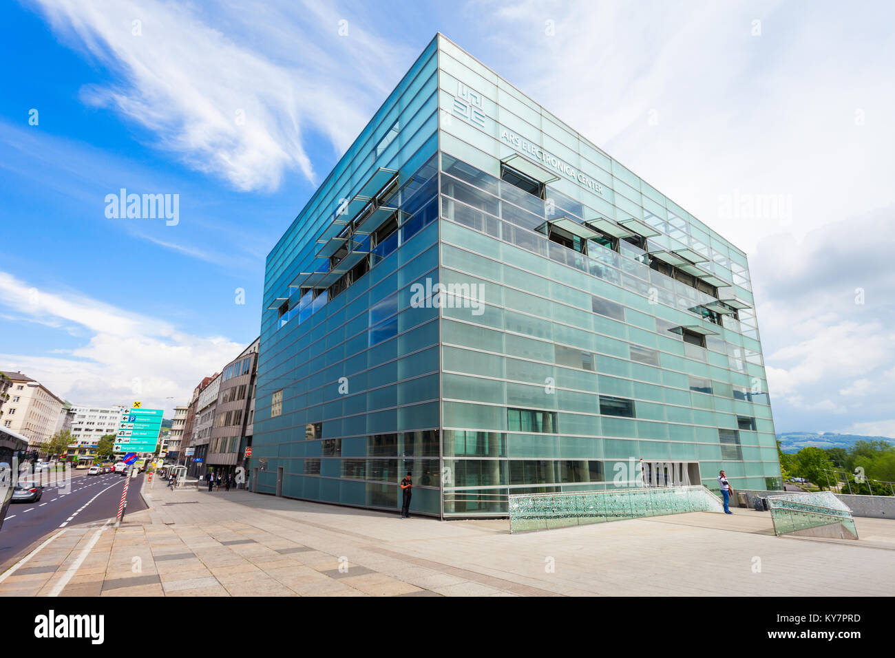 LINZ, ÖSTERREICH - Mai 15, 2017: Das Ars Electronica Center oder AEC ...