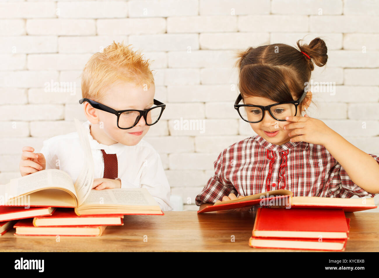 Altes schuldenken -Fotos und -Bildmaterial in hoher Auflösung – Alamy