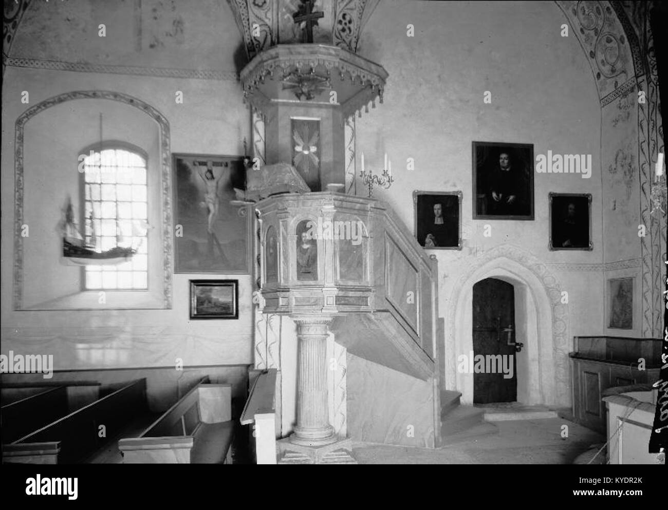 Die Teby-Kirche in Schweden ist ein bedeutender Ort, der für sein ...